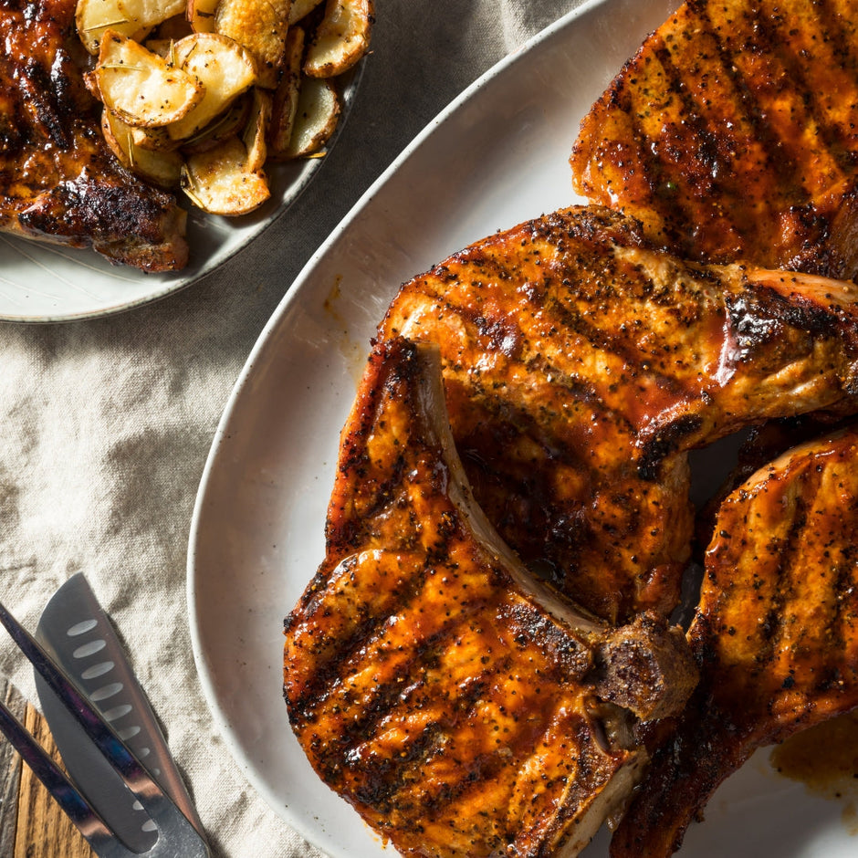 Recette de côtelettes de porc à la sauce BBQ à l'érable – La Moisson