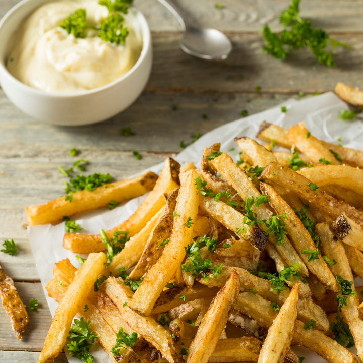 Recette de frites au parmesan cuites au four avec mayonnaise maison ...